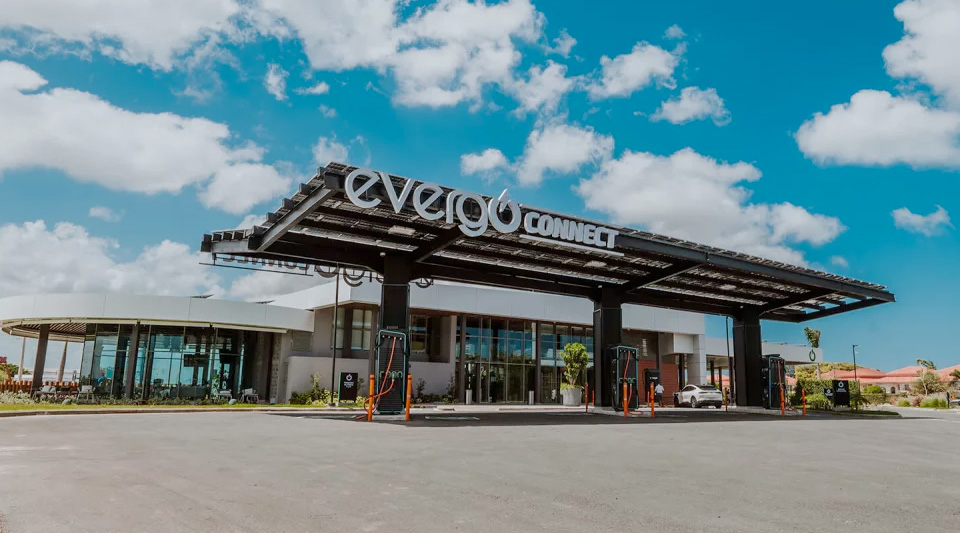Evergo Introduces First Electric Vehicle Charging Hub in Latin America ...